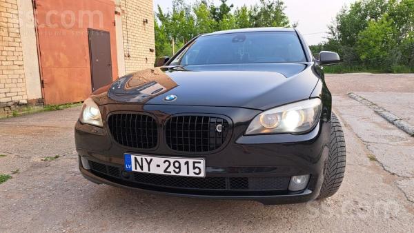 Black BMW 730 2009 in Daugavpils, with an engine capacity of 3.00 L and mileage of 291 thousand km for 9700 €, photo 4 on AUTOMOTO.COM.LV