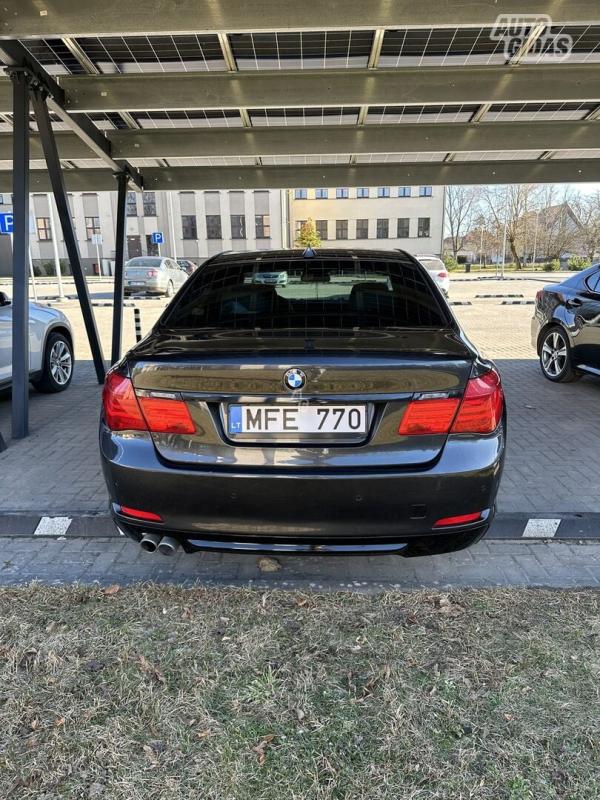 Melns BMW 730 2009 Kauņa, ar dzinēja tilpumu 3.00 L un nobraukumu 335 tūkst. km par 10000 €, foto 5 vietnē AUTOMOTO.COM.LV