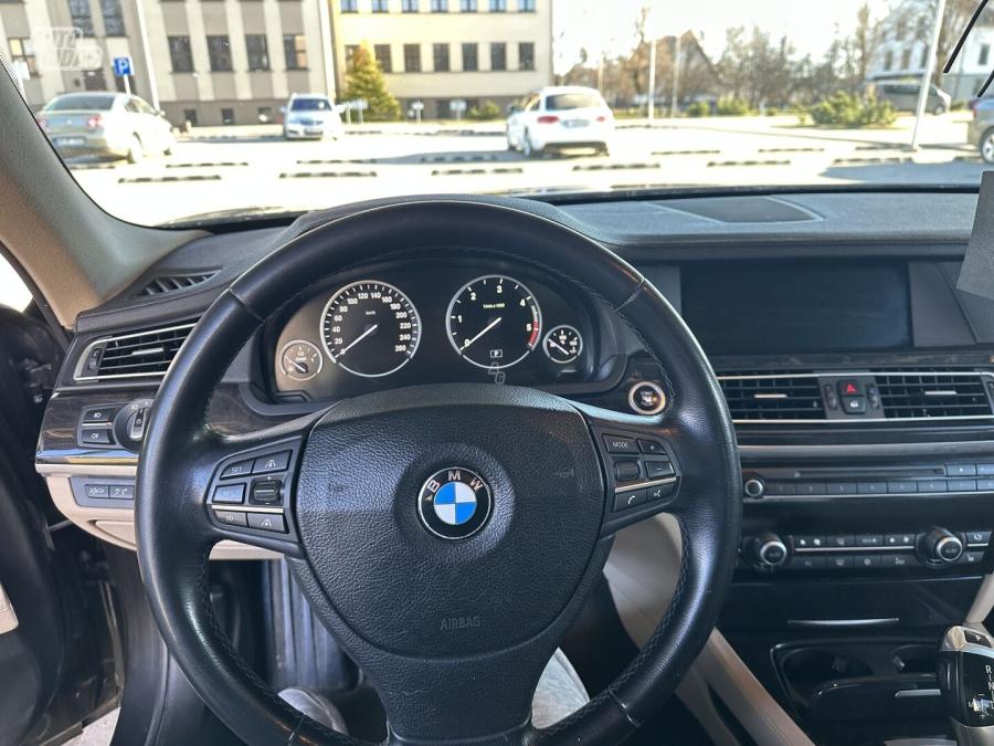 Melns BMW 730 2009 Kauņa, ar dzinēja tilpumu 3.00 L un nobraukumu 335 tūkst. km par 10000 €, foto 10 vietnē AUTOMOTO.COM.LV