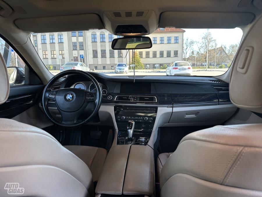 Melns BMW 730 2009 Kauņa, ar dzinēja tilpumu 3.00 L un nobraukumu 335 tūkst. km par 10000 €, foto 12 vietnē AUTOMOTO.COM.LV