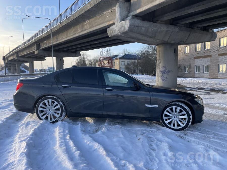 Melns BMW 730 2009 Ventspils, ar dzinēja tilpumu 3.00 L un nobraukumu 255 tūkst. km par 8700 €, foto 4 vietnē AUTOMOTO.COM.LV