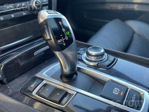 Melns BMW 730 2009 Ventspils, ar dzinēja tilpumu 3.00 L un nobraukumu 255 tūkst. km par 8700 €, foto 16 vietnē AUTOMOTO.COM.LV