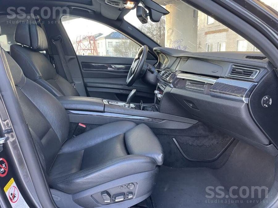 Melns BMW 730 2009 Ventspils, ar dzinēja tilpumu 3.00 L un nobraukumu 255 tūkst. km par 8700 €, foto 18 vietnē AUTOMOTO.COM.LV