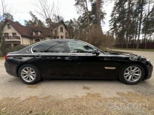 Black BMW 730 2009 in Riga, with an engine capacity of 3.00 L and mileage of 323 thousand km for 8500 €, photo 5 on AUTOMOTO.COM.LV