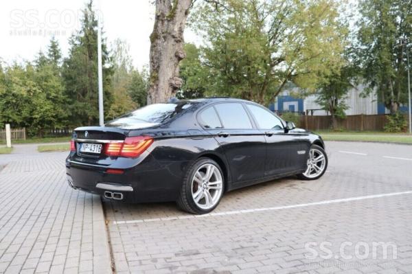Black BMW 730 2009 in Riga, with an engine capacity of 3.00 L and mileage of 0 thousand km for 8000 €, photo 8 on AUTOMOTO.COM.LV