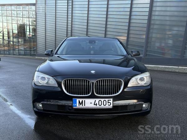 Black BMW 730 2009 in Liepaja, with an engine capacity of 3.00 L and mileage of 267 thousand km for 8700 €, photo 1 on AUTOMOTO.COM.LV