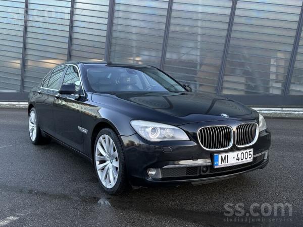 Black BMW 730 2009 in Liepaja, with an engine capacity of 3.00 L and mileage of 267 thousand km for 8700 €, photo 2 on AUTOMOTO.COM.LV