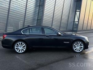 Melns BMW 730 2009 Liepāja, ar dzinēja tilpumu 3.00 L un nobraukumu 267 tūkst. km par 8700 €, foto 4 vietnē AUTOMOTO.COM.LV