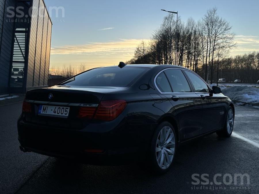 Melns BMW 730 2009 Liepāja, ar dzinēja tilpumu 3.00 L un nobraukumu 267 tūkst. km par 8700 €, foto 5 vietnē AUTOMOTO.COM.LV