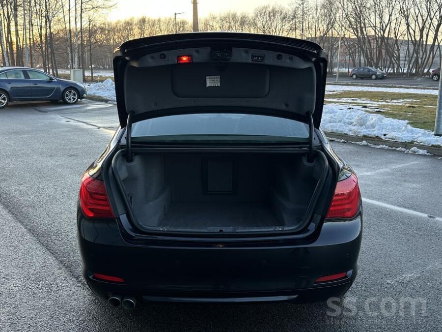 Melns BMW 730 2009 Liepāja, ar dzinēja tilpumu 3.00 L un nobraukumu 267 tūkst. km par 8700 €, foto 12 vietnē AUTOMOTO.COM.LV