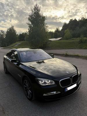 Black BMW 730 2009 in Ukmerge, with an engine capacity of 2.99 L and mileage of 443 thousand km for 8800 €, photo 3 on AUTOMOTO.COM.LV