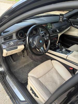 Black BMW 730 2009 in Ukmerge, with an engine capacity of 2.99 L and mileage of 443 thousand km for 8800 €, photo 8 on AUTOMOTO.COM.LV