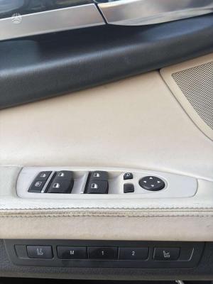 Black BMW 730 2009 in Ukmerge, with an engine capacity of 2.99 L and mileage of 443 thousand km for 8800 €, photo 10 on AUTOMOTO.COM.LV