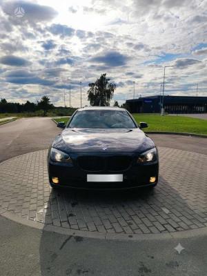 Black BMW 730 2009 in Vilnius, with an engine capacity of 3.00 L and mileage of 301 thousand km for 9650 €, photo 8 on AUTOMOTO.COM.LV