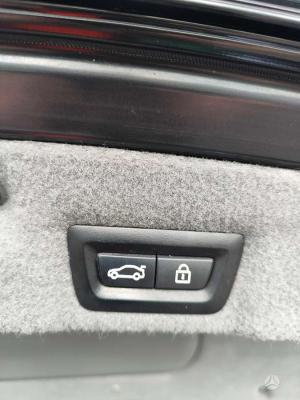 Black BMW 730 2009 in Vilnius, with an engine capacity of 3.00 L and mileage of 301 thousand km for 9650 €, photo 13 on AUTOMOTO.COM.LV