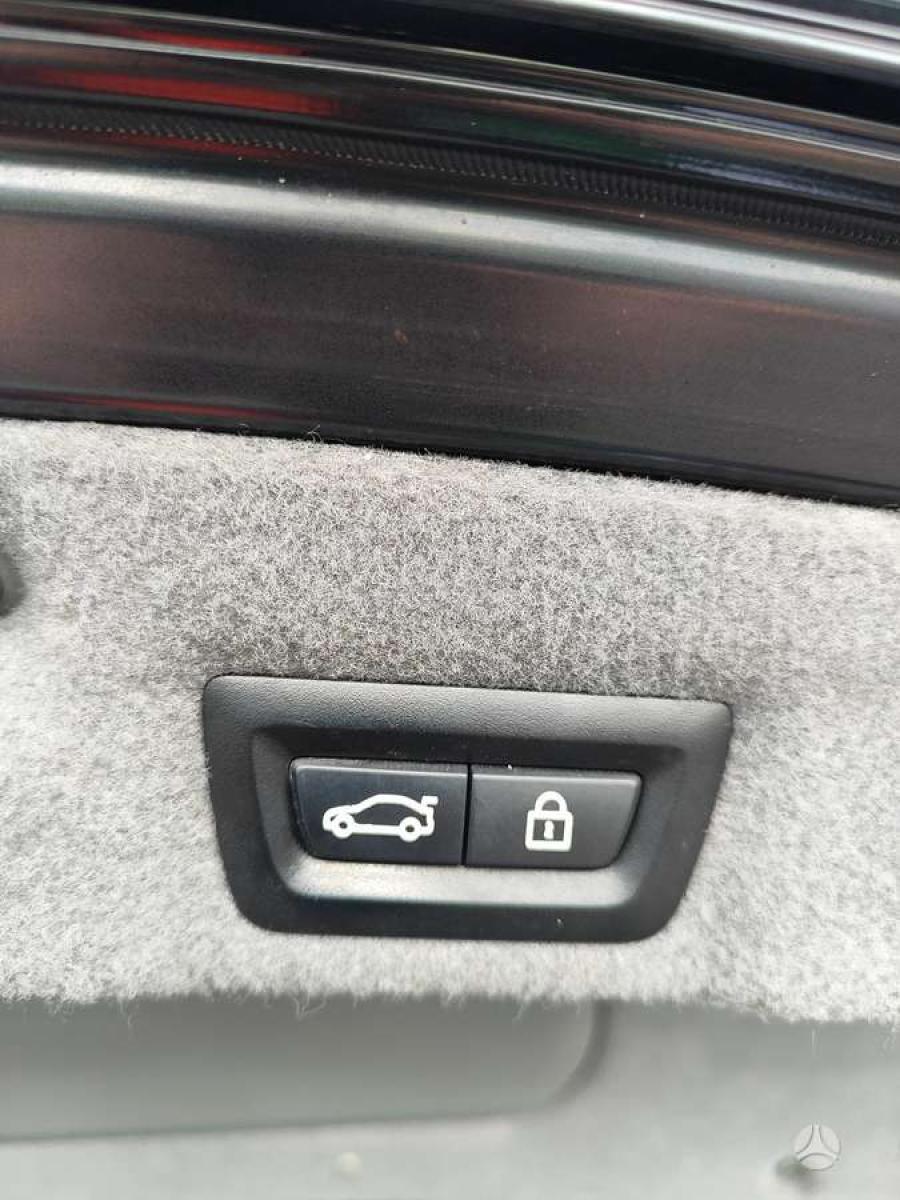 Black BMW 730 2009 in Vilnius, with an engine capacity of 3.00 L and mileage of 301 thousand km for 9650 €, photo 13 on AUTOMOTO.COM.LV