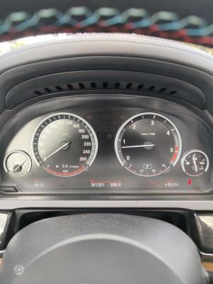 Black BMW 730 2009 in Vilnius, with an engine capacity of 3.00 L and mileage of 301 thousand km for 9650 €, photo 17 on AUTOMOTO.COM.LV