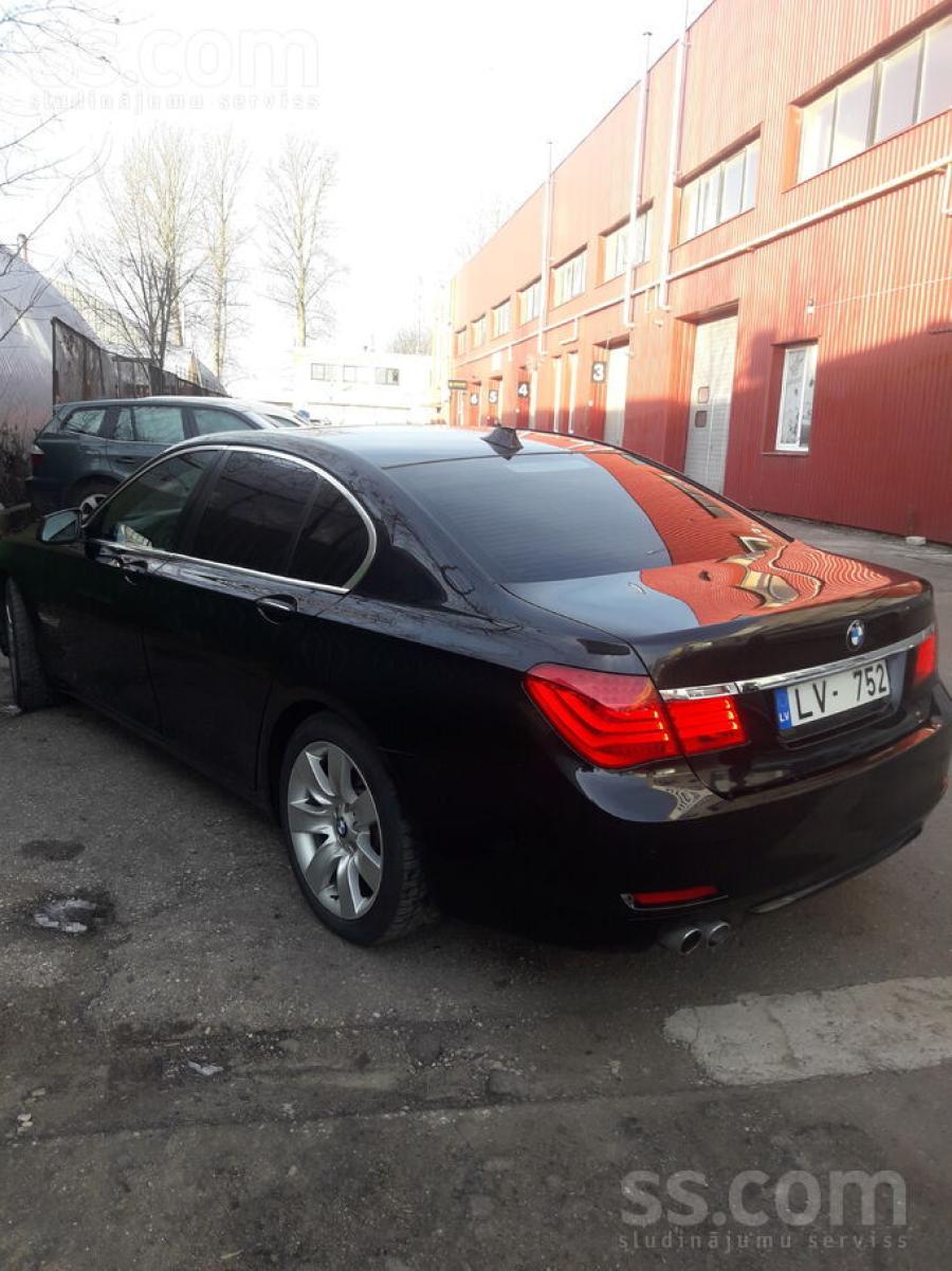 Melns BMW 730 2009 Rīga, ar dzinēja tilpumu 3.00 L un nobraukumu 280 tūkst. km par 9500 €, foto 3 vietnē AUTOMOTO.COM.LV