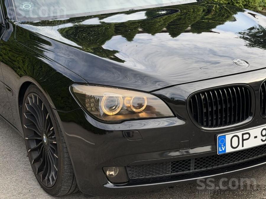 Black BMW 730 2009 in Riga, with an engine capacity of 3.00 L and mileage of 336 thousand km for 9900 €, photo 4 on AUTOMOTO.COM.LV