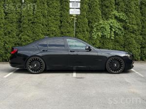 Black BMW 730 2009 in Riga, with an engine capacity of 3.00 L and mileage of 336 thousand km for 9900 €, photo 5 on AUTOMOTO.COM.LV