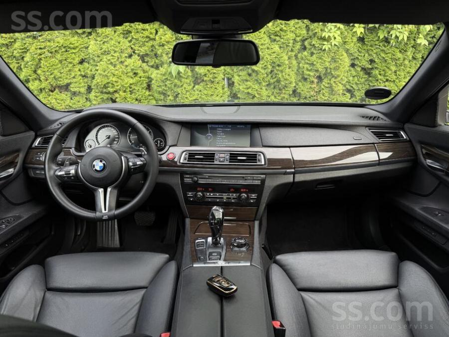 Black BMW 730 2009 in Riga, with an engine capacity of 3.00 L and mileage of 336 thousand km for 9900 €, photo 19 on AUTOMOTO.COM.LV
