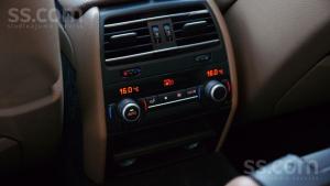 Black BMW 730 2009 in Riga, with an engine capacity of 3.00 L and mileage of 367 thousand km for 10500 €, photo 18 on AUTOMOTO.COM.LV