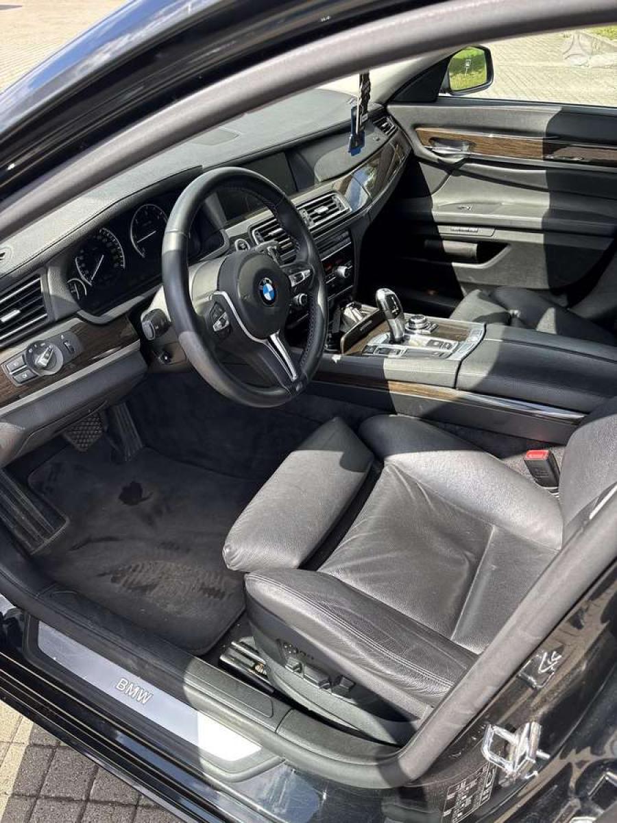 Melns BMW 730 2009 Šauļi, ar dzinēja tilpumu 3.00 L un nobraukumu 325 tūkst. km par 6450 €, foto 6 vietnē AUTOMOTO.COM.LV