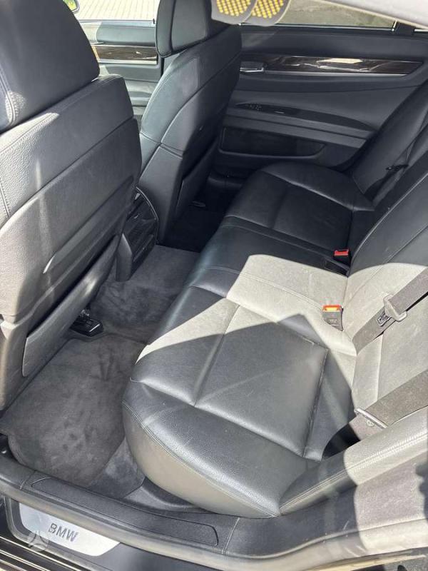 Melns BMW 730 2009 Šauļi, ar dzinēja tilpumu 3.00 L un nobraukumu 325 tūkst. km par 6450 €, foto 9 vietnē AUTOMOTO.COM.LV