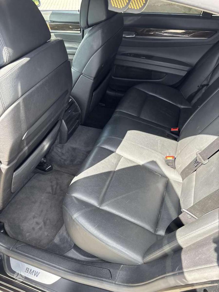 Melns BMW 730 2009 Šauļi, ar dzinēja tilpumu 3.00 L un nobraukumu 325 tūkst. km par 6450 €, foto 10 vietnē AUTOMOTO.COM.LV