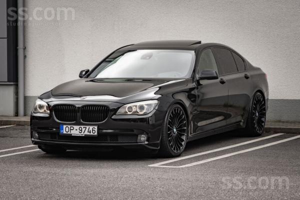 Black BMW 730 2009 in Riga, with an engine capacity of 3.00 L and mileage of 337 thousand km for 10500 €, photo 3 on AUTOMOTO.COM.LV