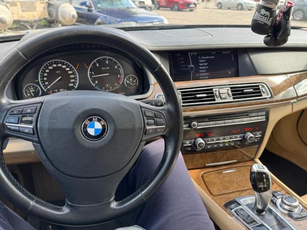 Melns BMW 730 2009 Rīga, ar dzinēja tilpumu 3.00 L un nobraukumu 390 tūkst. km par 7600 €, foto 7 vietnē AUTOMOTO.COM.LV
