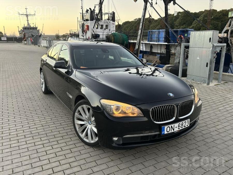 Black BMW 730 2009 in Liepaja, with an engine capacity of 3.00 L and mileage of 271 thousand km for 8750 €, photo 1 on AUTOMOTO.COM.LV