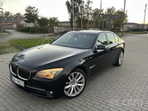 Black BMW 730 2009 in Liepaja, with an engine capacity of 3.00 L and mileage of 271 thousand km for 8750 €, photo 3 on AUTOMOTO.COM.LV