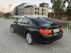 Black BMW 730 2009 in Liepaja, with an engine capacity of 3.00 L and mileage of 271 thousand km for 8750 €, photo 5 on AUTOMOTO.COM.LV