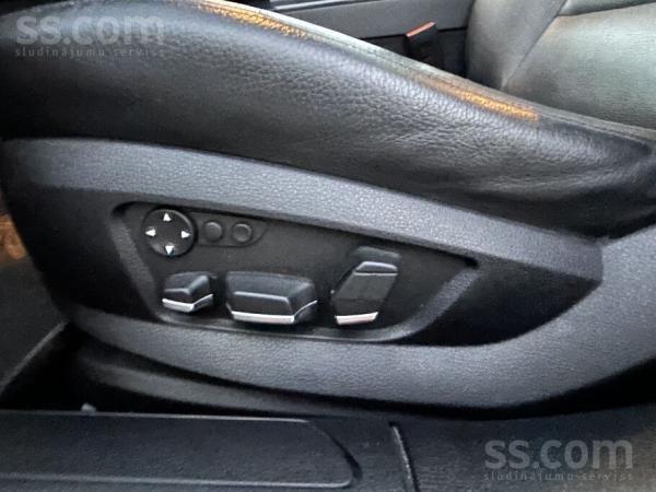 BMW 730 2009 in Liepaja on AUTOMOTO.COM.LV Black BMW 730 2009 in Liepaja, with an engine capacity of 3.00 L and mileage of 271 thousand km for 8750 €, photo 11 on AUTOMOTO.COM.LV