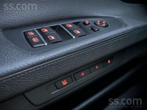 Black BMW 730 2009 in Liepaja, with an engine capacity of 3.00 L and mileage of 271 thousand km for 8750 €, photo 12 on AUTOMOTO.COM.LV