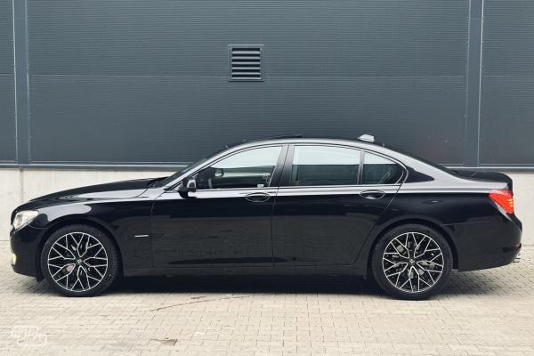 Melns BMW 730 2009 Kauņa, ar dzinēja tilpumu 3.00 L un nobraukumu 278 tūkst. km par 9800 €, foto 6 vietnē AUTOMOTO.COM.LV