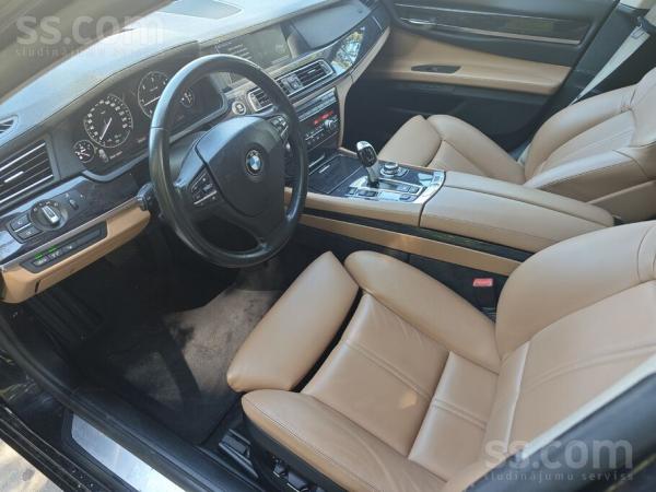 Melns BMW 730 2010 Ogre, ar dzinēja tilpumu 3.00 L un nobraukumu 268 tūkst. km par 10600 €, foto 9 vietnē AUTOMOTO.COM.LV
