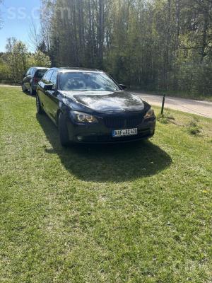 Melns BMW 730 2010 Rīga, ar dzinēja tilpumu 3.00 L un nobraukumu 299 tūkst. km par 5500 €, foto 2 vietnē AUTOMOTO.COM.LV