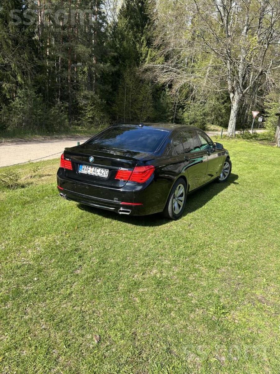 Melns BMW 730 2010 Rīga, ar dzinēja tilpumu 3.00 L un nobraukumu 299 tūkst. km par 5500 €, foto 3 vietnē AUTOMOTO.COM.LV