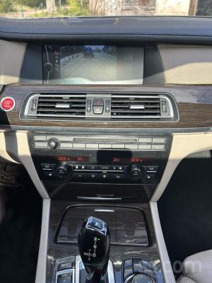 Melns BMW 730 2010 Rīga, ar dzinēja tilpumu 3.00 L un nobraukumu 299 tūkst. km par 5500 €, foto 5 vietnē AUTOMOTO.COM.LV