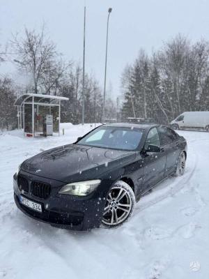 Black BMW 730 2010 in Vilnius, with an engine capacity of 3.00 L and mileage of 280 thousand km for 8500 €, photo 6 on AUTOMOTO.COM.LV