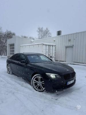 Black BMW 730 2010 in Vilnius, with an engine capacity of 3.00 L and mileage of 280 thousand km for 8500 €, photo 7 on AUTOMOTO.COM.LV