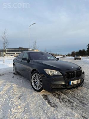 Melns BMW 730 2010 Rīga, ar dzinēja tilpumu 3.00 L un nobraukumu 261 tūkst. km par 10500 €, foto  vietnē AUTOMOTO.COM.LV