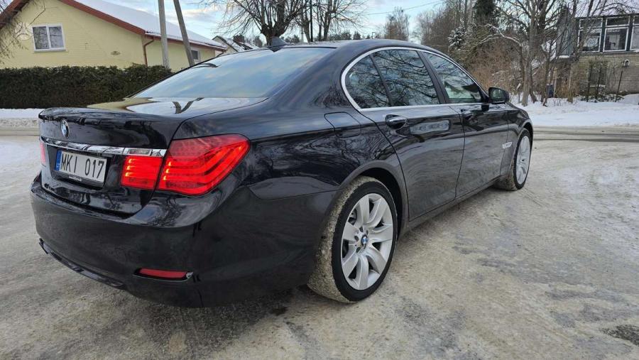 Melns BMW 730 2010 Alīta, ar dzinēja tilpumu 0.00 L un nobraukumu 350 tūkst. km par 13350 €, foto 2 vietnē AUTOMOTO.COM.LV