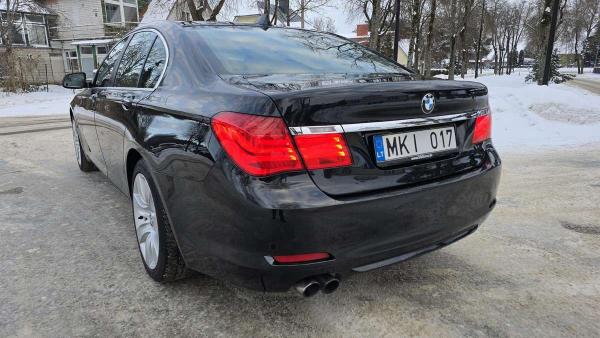 Melns BMW 730 2010 Alīta, ar dzinēja tilpumu 0.00 L un nobraukumu 350 tūkst. km par 13350 €, foto 3 vietnē AUTOMOTO.COM.LV