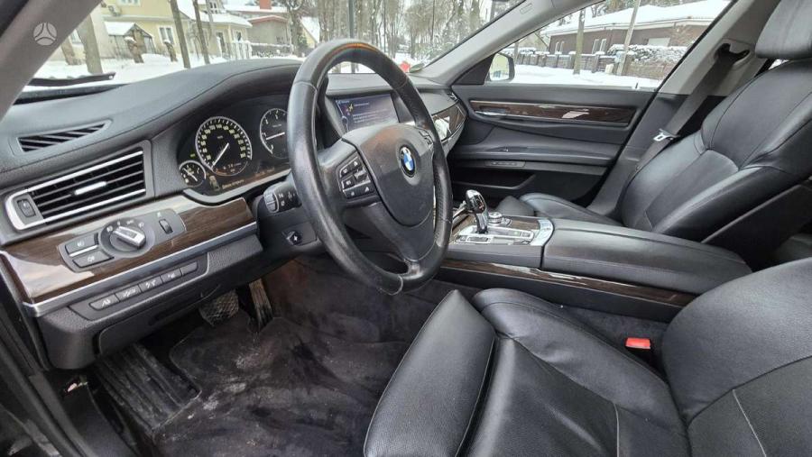 Melns BMW 730 2010 Alīta, ar dzinēja tilpumu 0.00 L un nobraukumu 350 tūkst. km par 13350 €, foto 11 vietnē AUTOMOTO.COM.LV