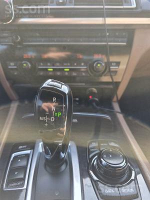 Black BMW 730 2010 in Riga, with an engine capacity of 3.00 L and mileage of 502 thousand km for 9900 €, photo 9 on AUTOMOTO.COM.LV
