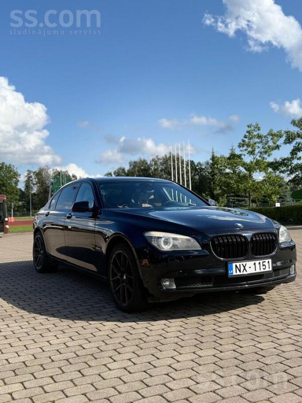 Melns BMW 730 2010 Jelgava, ar dzinēja tilpumu 3.00 L un nobraukumu 350 tūkst. km par 8999 €, foto 3 vietnē AUTOMOTO.COM.LV