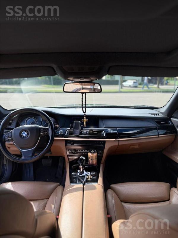 Melns BMW 730 2010 Jelgava, ar dzinēja tilpumu 3.00 L un nobraukumu 350 tūkst. km par 8999 €, foto 7 vietnē AUTOMOTO.COM.LV